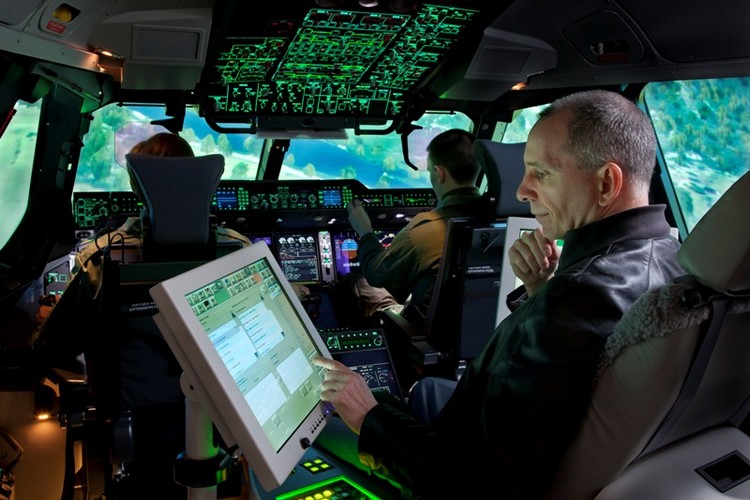 A400M : Le 1er simulateur de vol « Full Flight » de Thales est ...