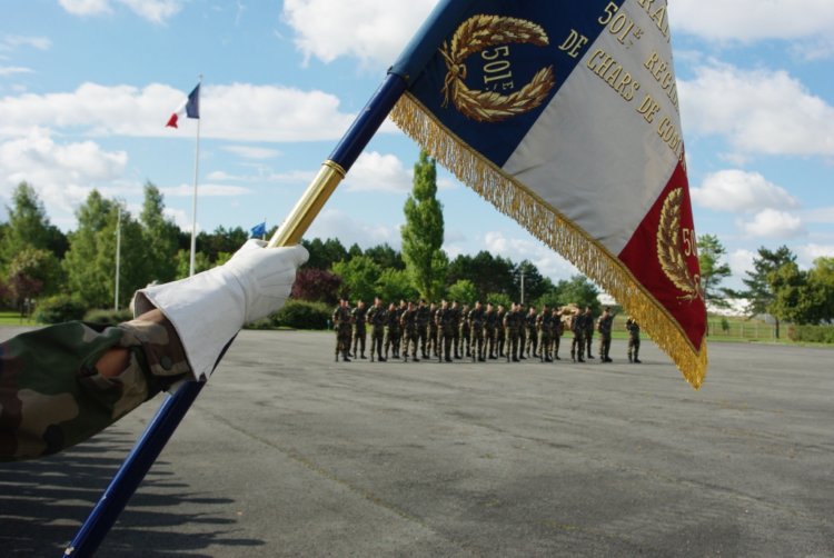 Les engagés volontaires initiaux rejoignent leurs escadrons du 501e RCC ...