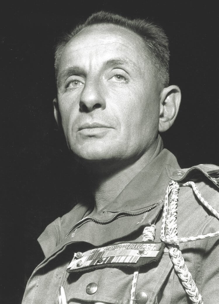 8 novembre 1974 : Le général BIGEARD s’entretient avec Jacques CHANCEL ...