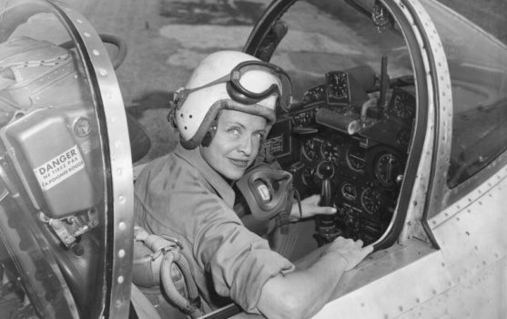 IN MEMORIAM – Aviatrice Jacqueline AURIOL (décédée le 11 février 2000 ...